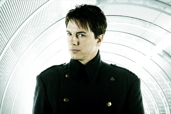 John Barrowman Joins the Cast of CW's "Arrow" - Capsule Computers