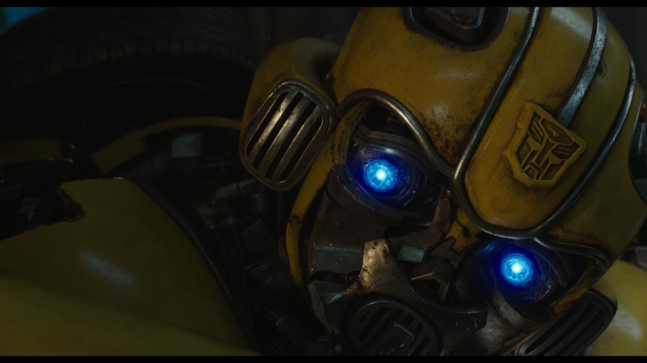 New New Bumblebee Trailer Features Charlie and Bumblebee's Friendship ...