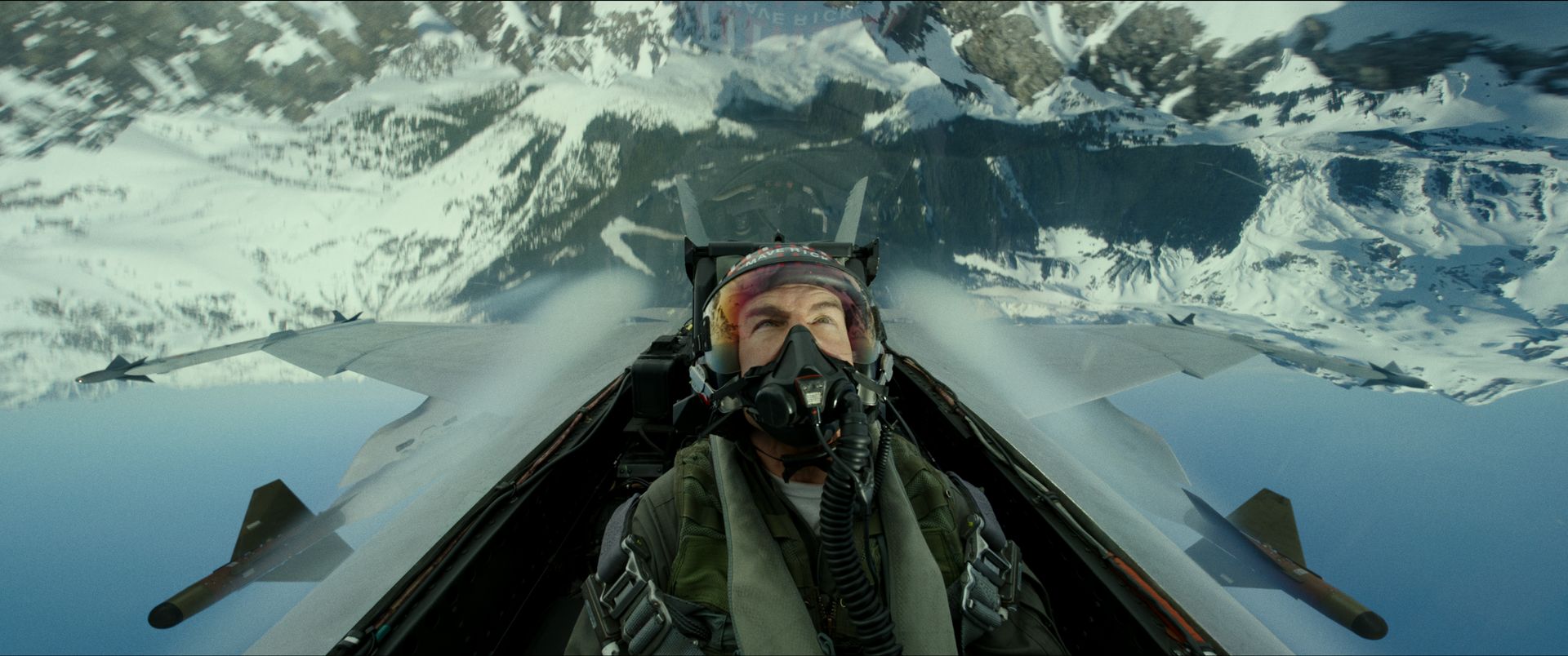 New Poster And Trailer Out For Top Gun Maverick Capsule Computers