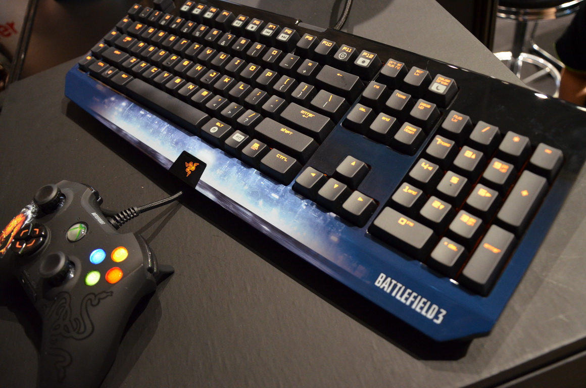 Battlefield 3 Razer Black Widow Ultimate & Onza Controller - TGS 2011 ...
