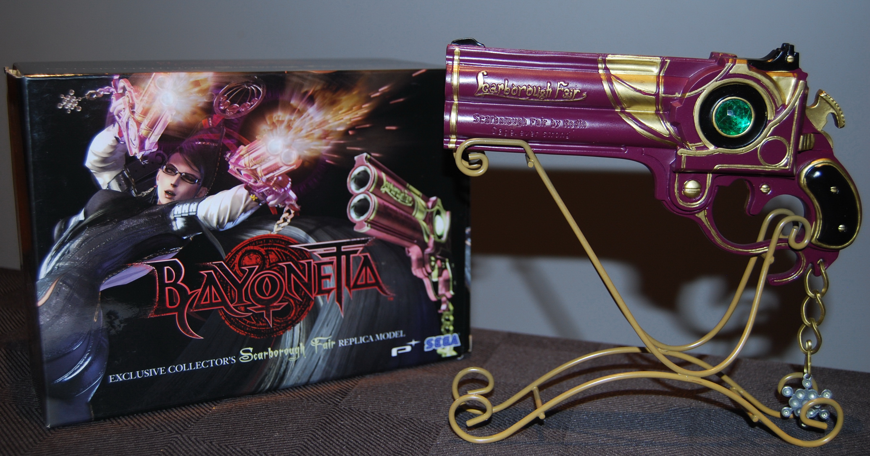 Bayonetta-Limited-Edition-GUN | Capsule Computers